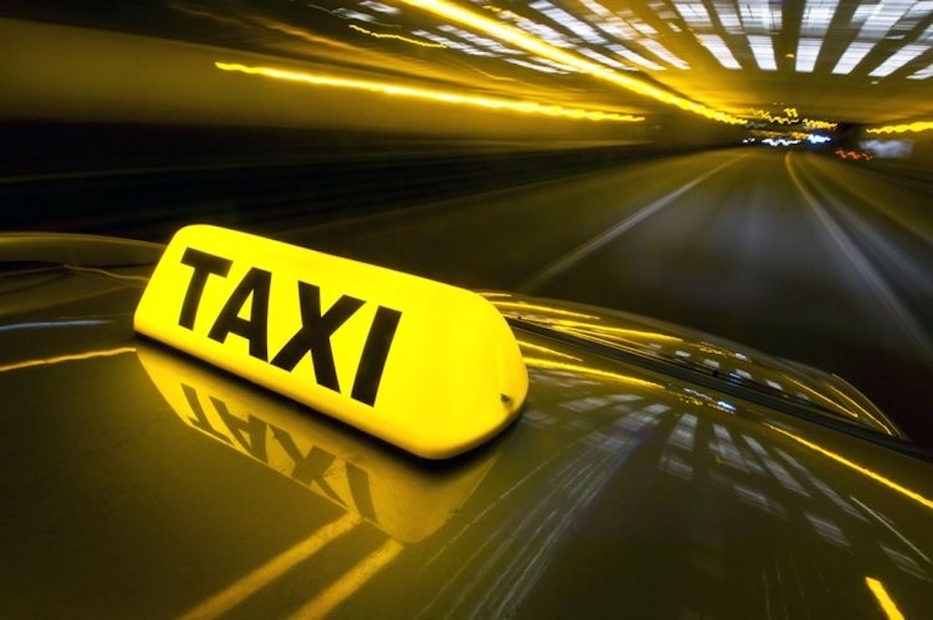 The TOP 5 things to know about Taxi in Athens - The Greek Taxi